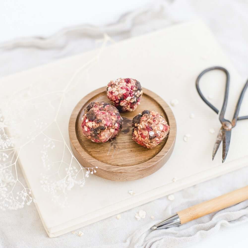 Vegane Immunkugeln mit Himbeeren - Vitamin-B-Snack Zuckerfrei